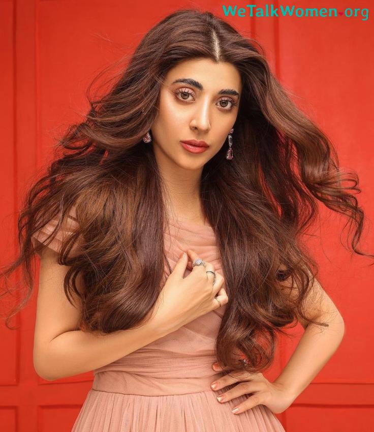 Understanding the Charm of Beautiful Pakistani Women