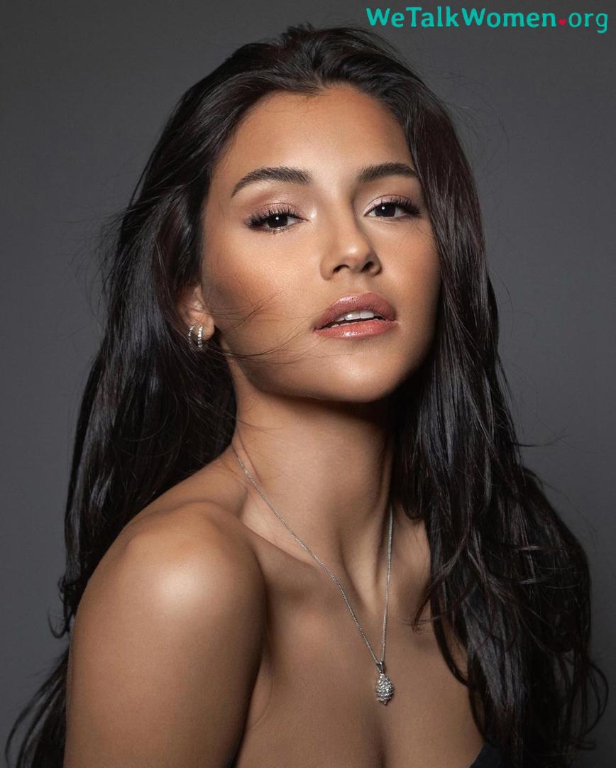 Dazzling Turkish Women: Discovering Love in Turkey